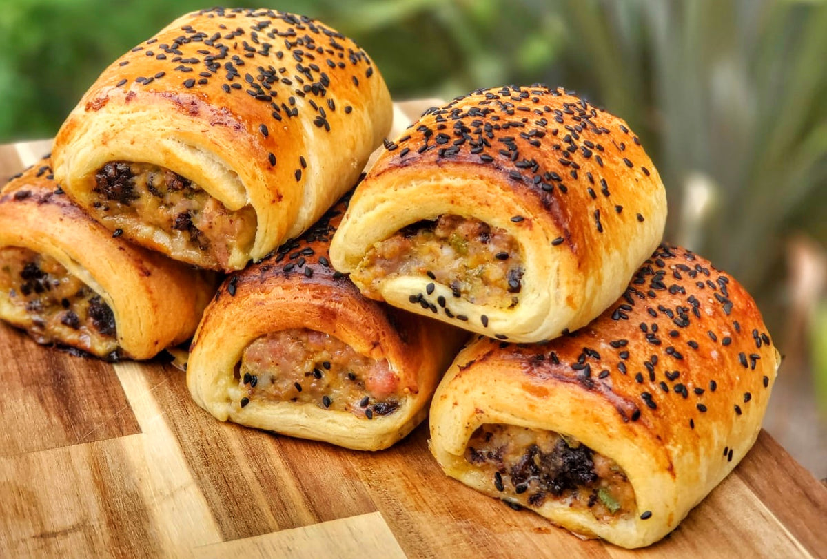 BLACK ET BLEU BANGER ROLLS – Norfolk Smoke Pit
